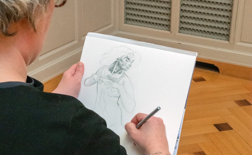 7 tips for drawing and painting at the museum | Caran d'Ache
